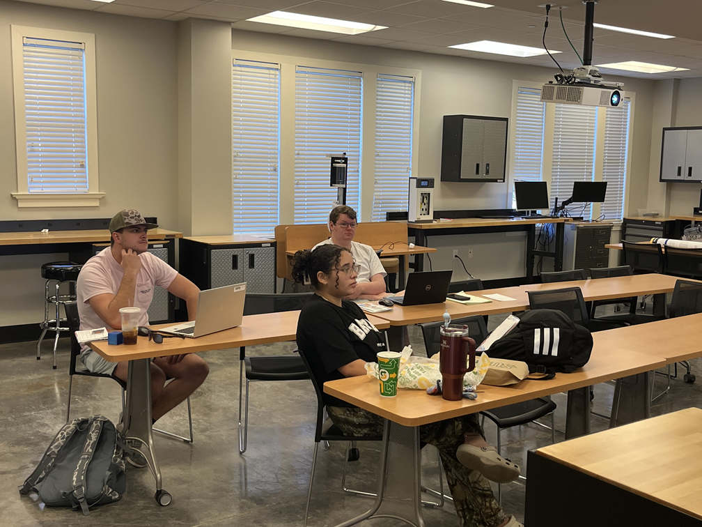 Executive Director Gilmore speaks to USM Ocean Engineering students | Mississippi Board of ...